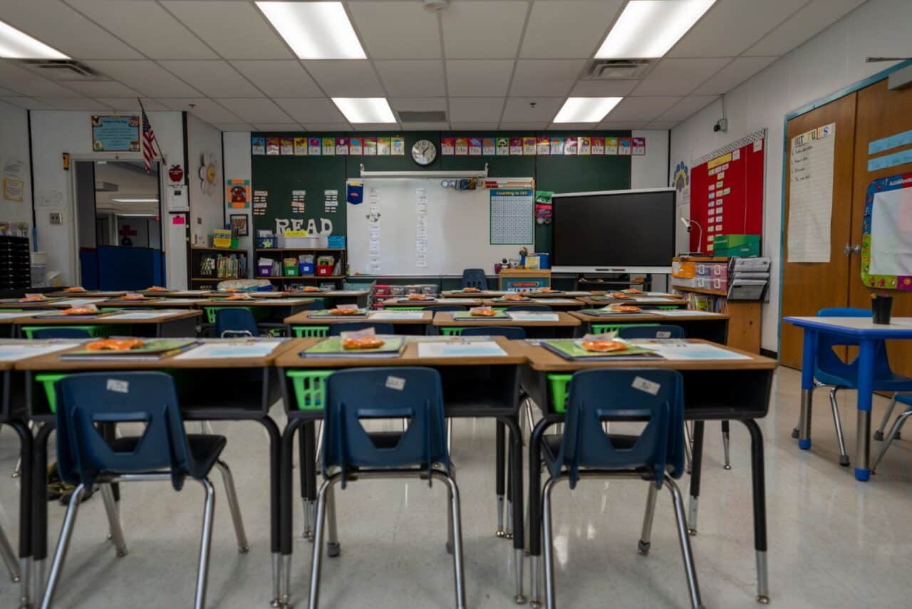 Improved Classroom & School Lighting - Classroom Lighting Ideas| TCP